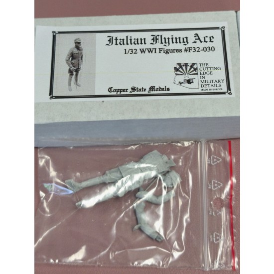 1/32 WWI Italian Flying Ace Standing Figure Copper State F32-030