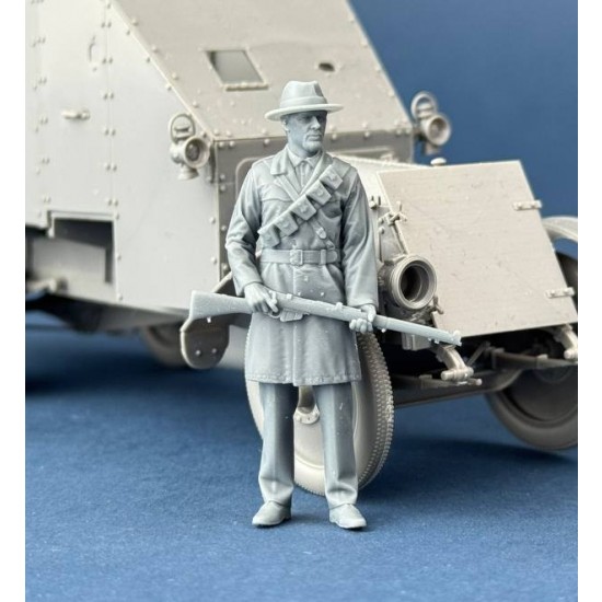 1/35 IRA Fighter with Rifle Copper State F35-071